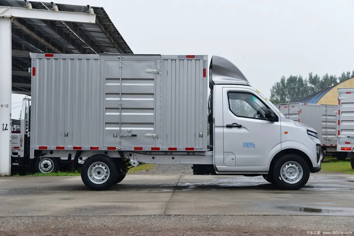 Geely Farizon F1E Electric Truck - 250km Range Urban Transport