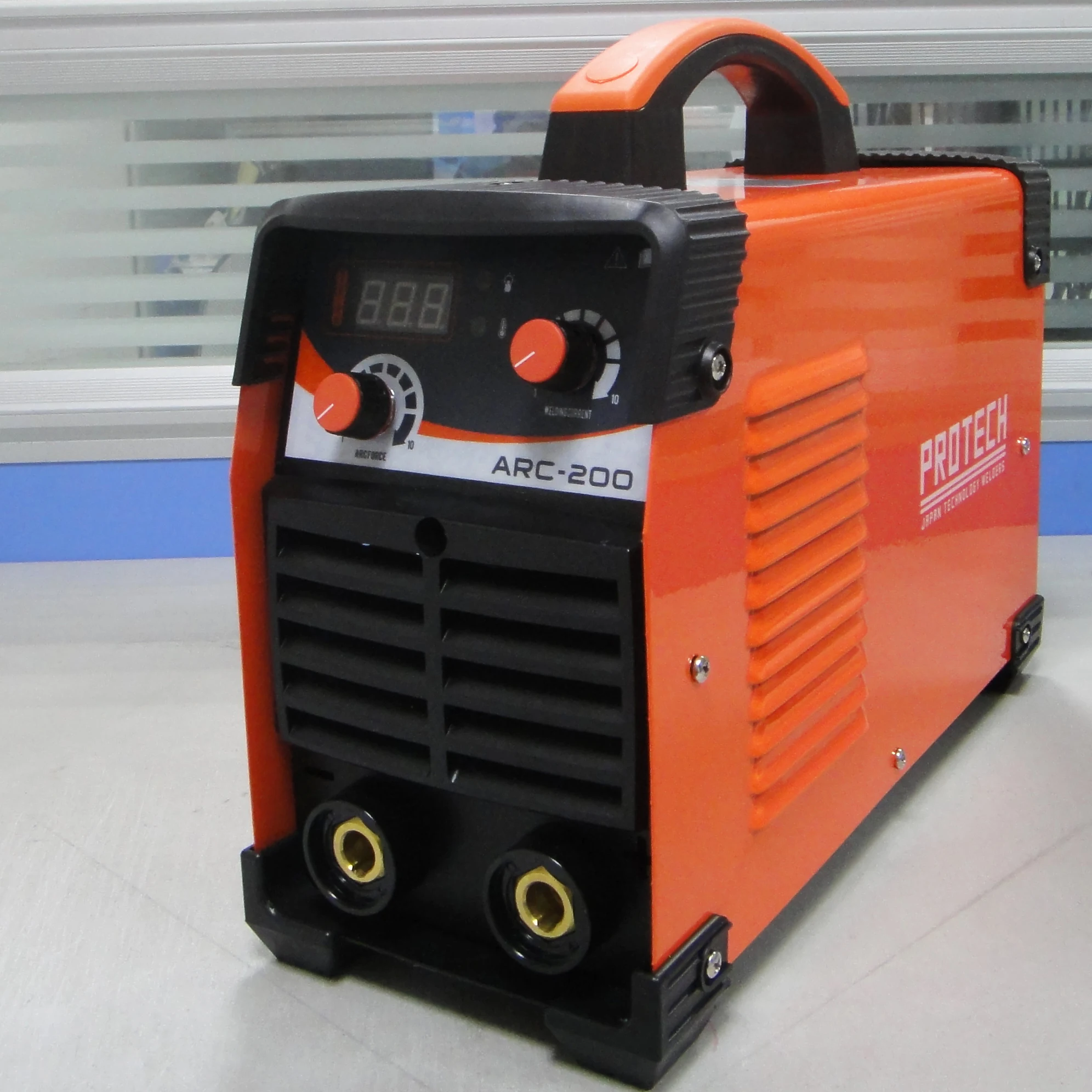 High Frequency Portable Arc Electric 300amp Welding Machine