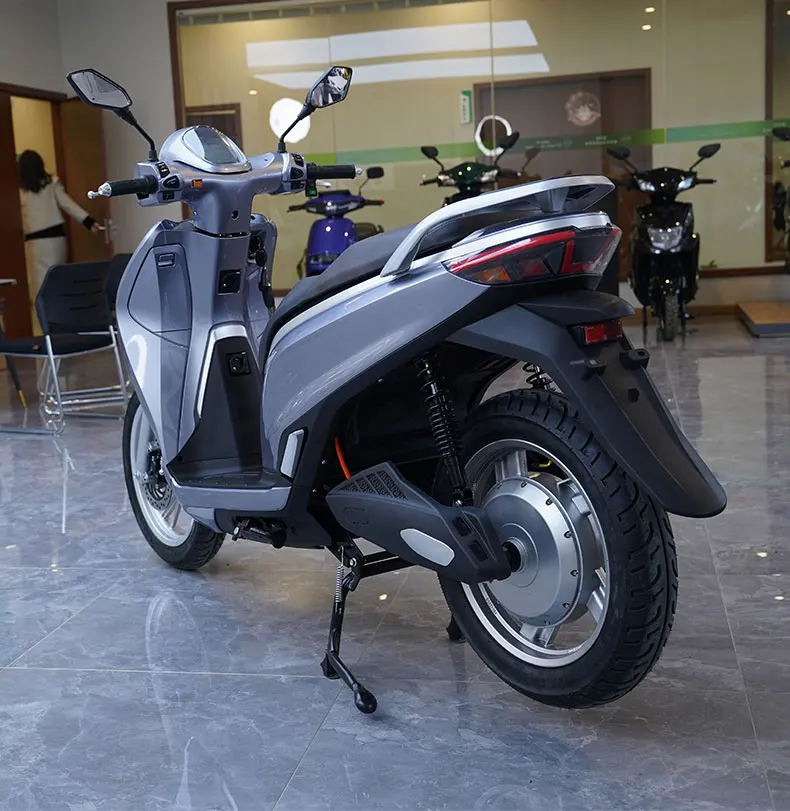 Ckd Cbu 16inch Luxury Electric Motorcycle 1700w Power 70km/h Max Speed ...