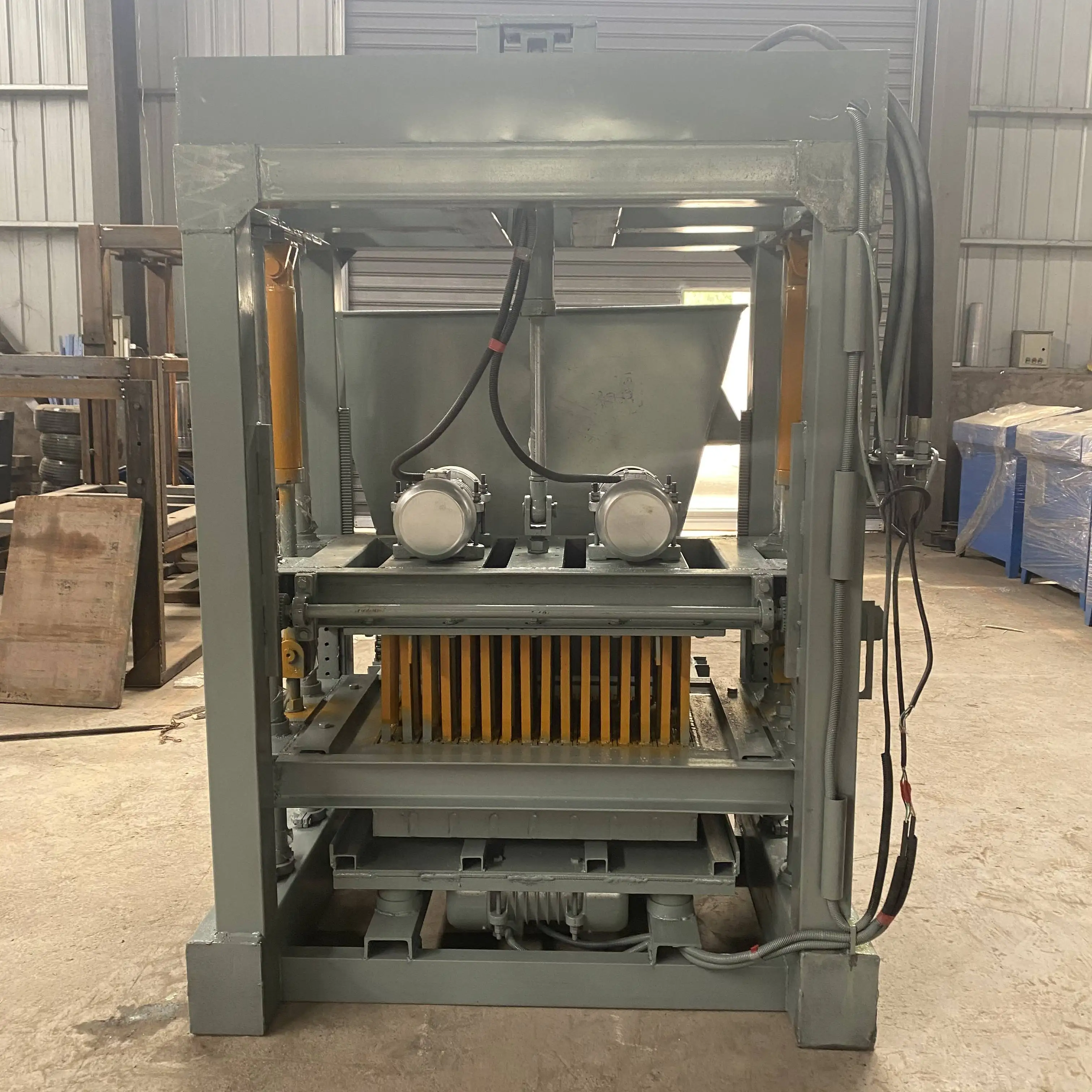 Hydraulic Pressure Automatic Cement Brick Making Machine 4-30 For South ...