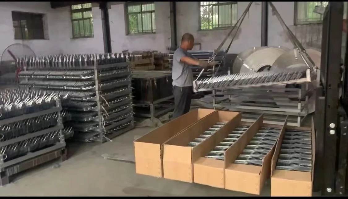 Galvanized Anti-Climb High Security Sharp Razor Wall Spikes