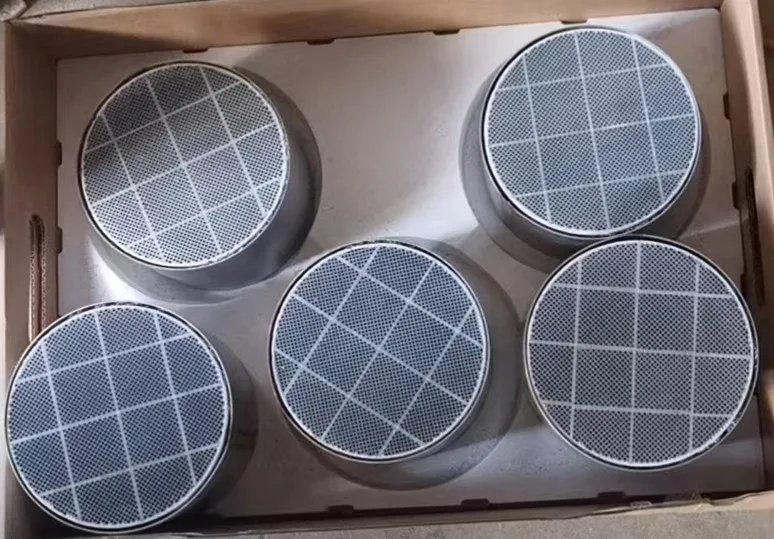 300 400 600 Cpsi Sic DPF Honeycomb Ceramic Catalystwith Precious Metal