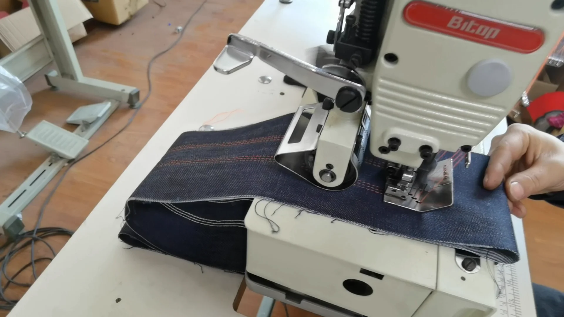 Multi Needle Waistband Flat Bed Chain Stich Sewing Machine Industrial ...