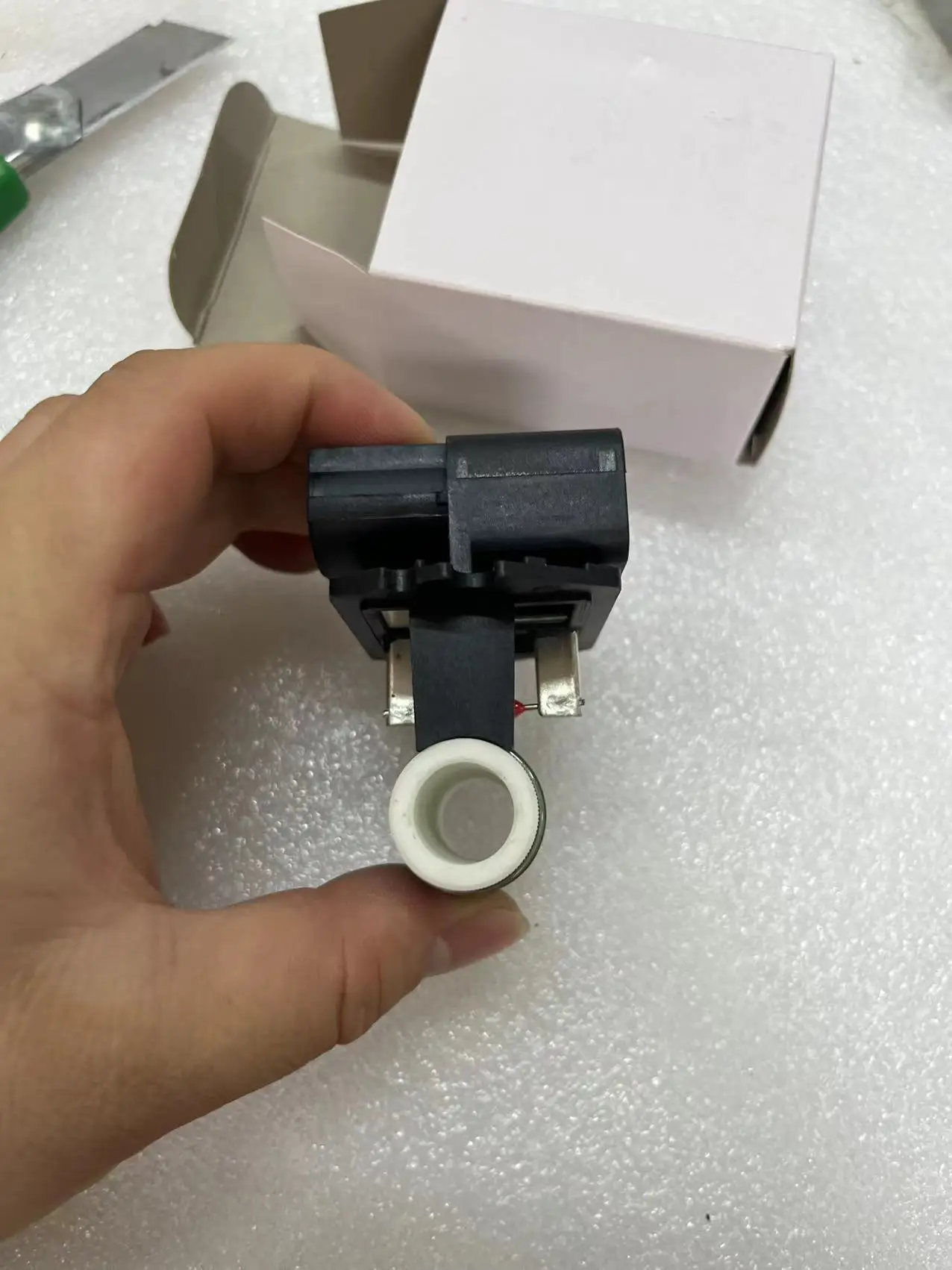 OEM 25385-2T600 Genuine Quality Auto Radiator Cooling Fan Registor ...