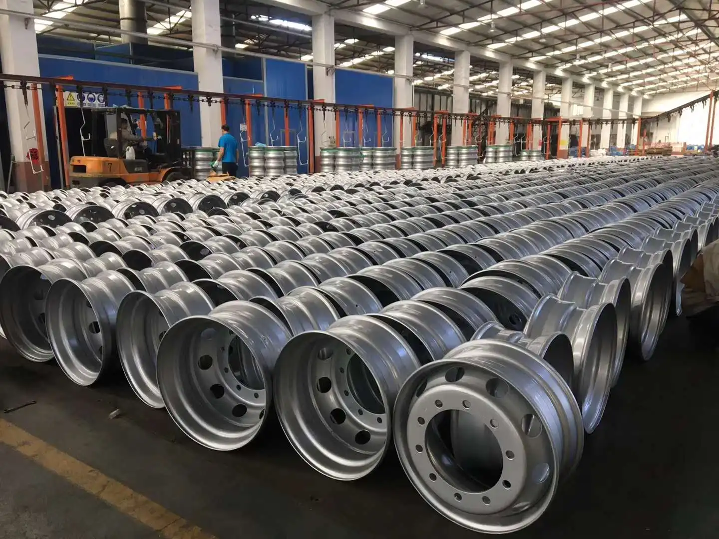 8.5-24 Heavy Truck Wheels Rim For Inch Wide 1inch 1000r24 Truck Tires ...