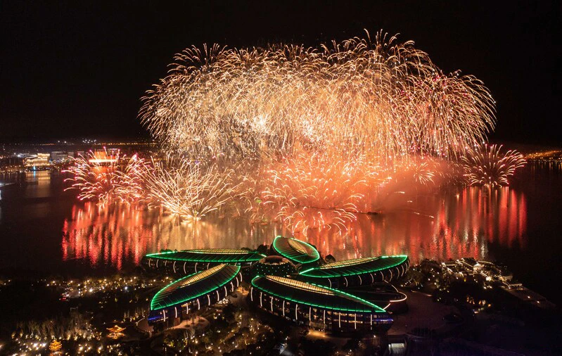 Fireworks Rocket Prices With Red Missile 12 Shots Big Saturn Missiles ...