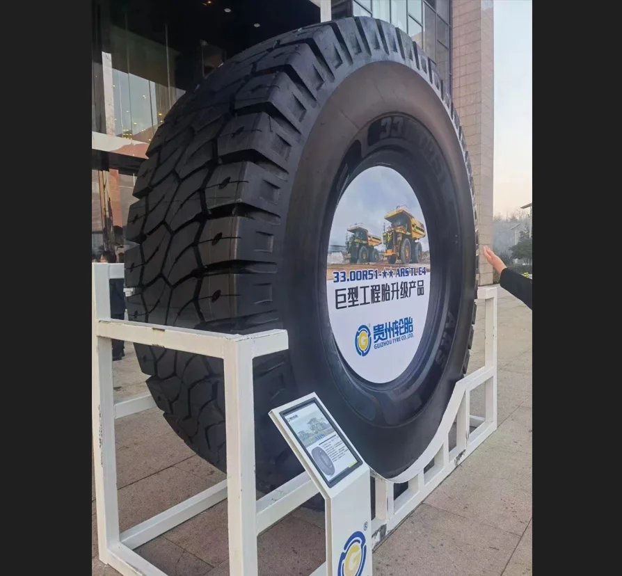 Radial Giant Tyre 27.00r49,30.00r51,33.00r51,37.00r57,40.00r57,45/65r45 ...