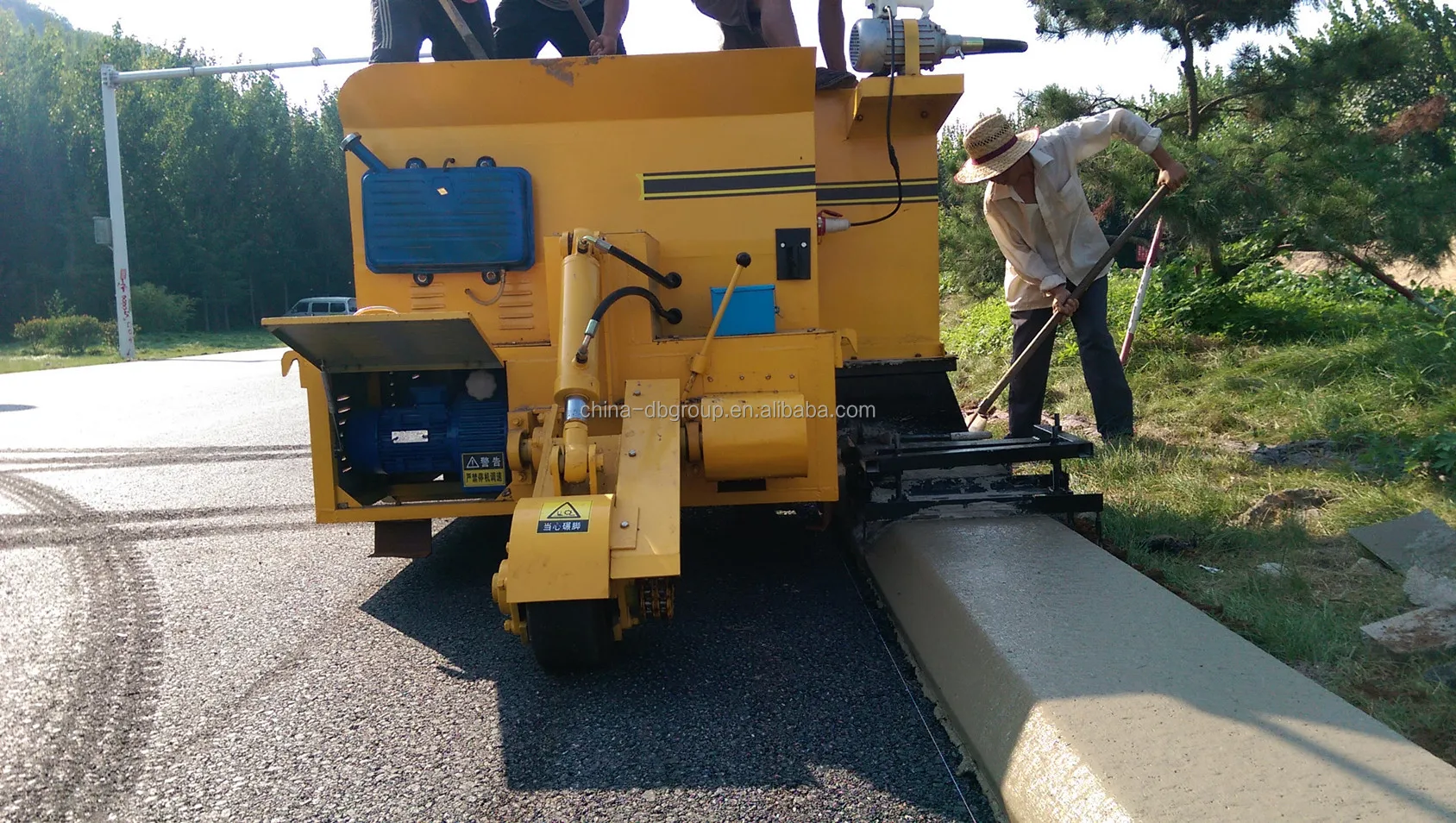Concrete Paver Machine Concrete Curb Extruder Concrete Curb and Gutter ...
