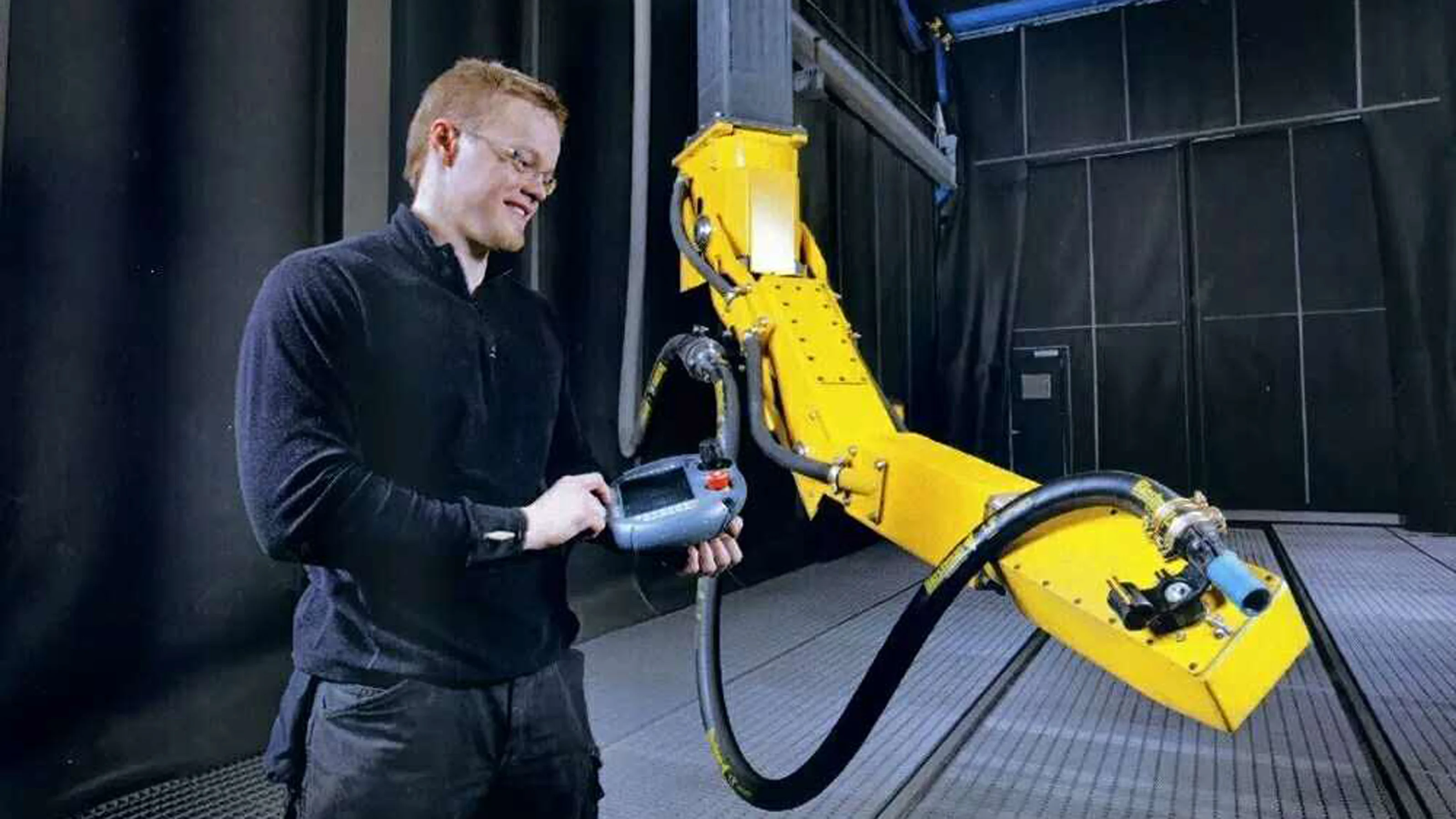 BLASTMAN B20S - Efficient Robotic Blasting for Cars