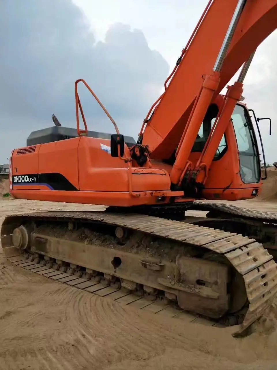 Used Dossan Daewoo Dh300lc-7 Crawler Excavator Dh300lc-7/225lc-9/225lc ...