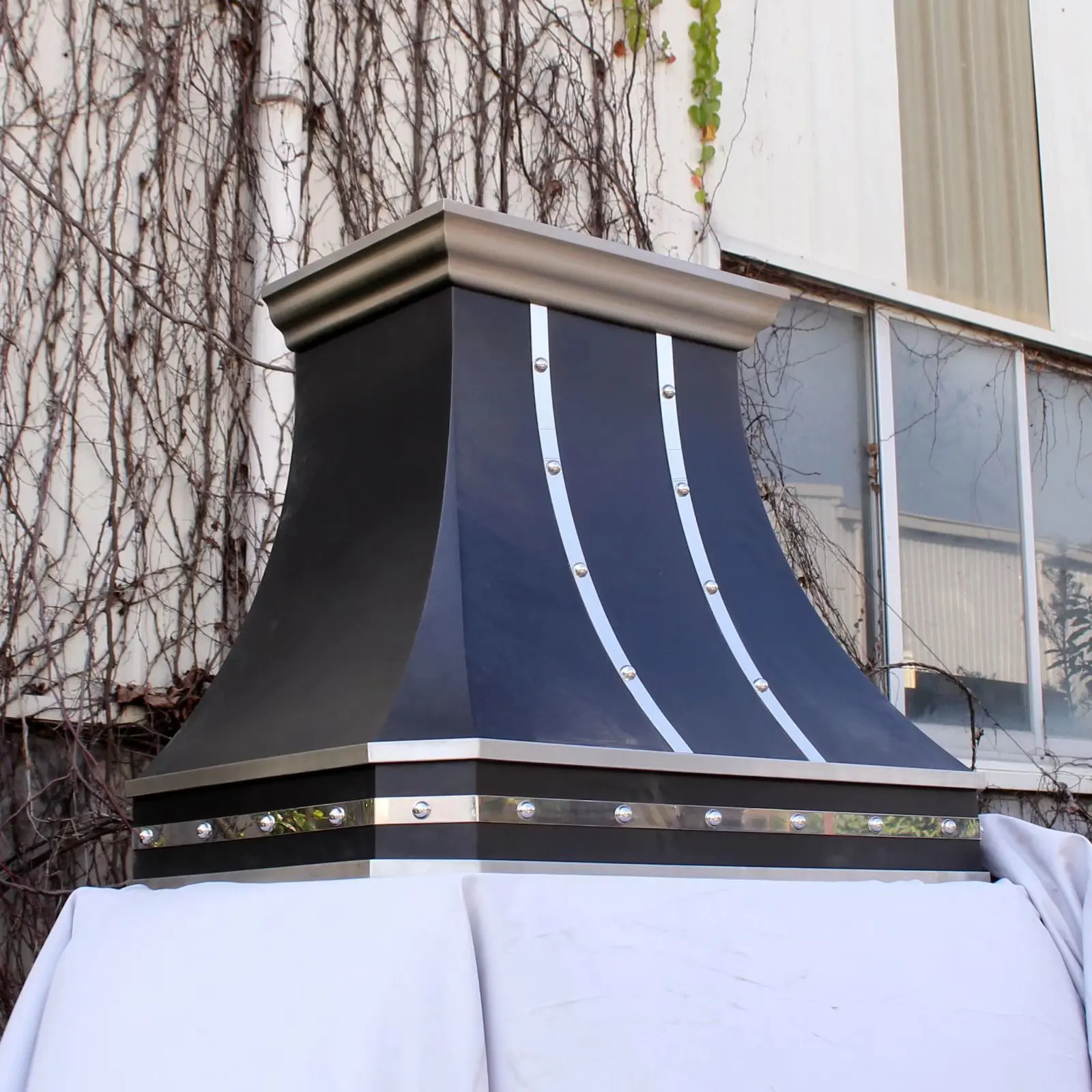 Luxury Stainless Steel Kitchen Range Hood - Wall Mounted, Smooth Finish ...