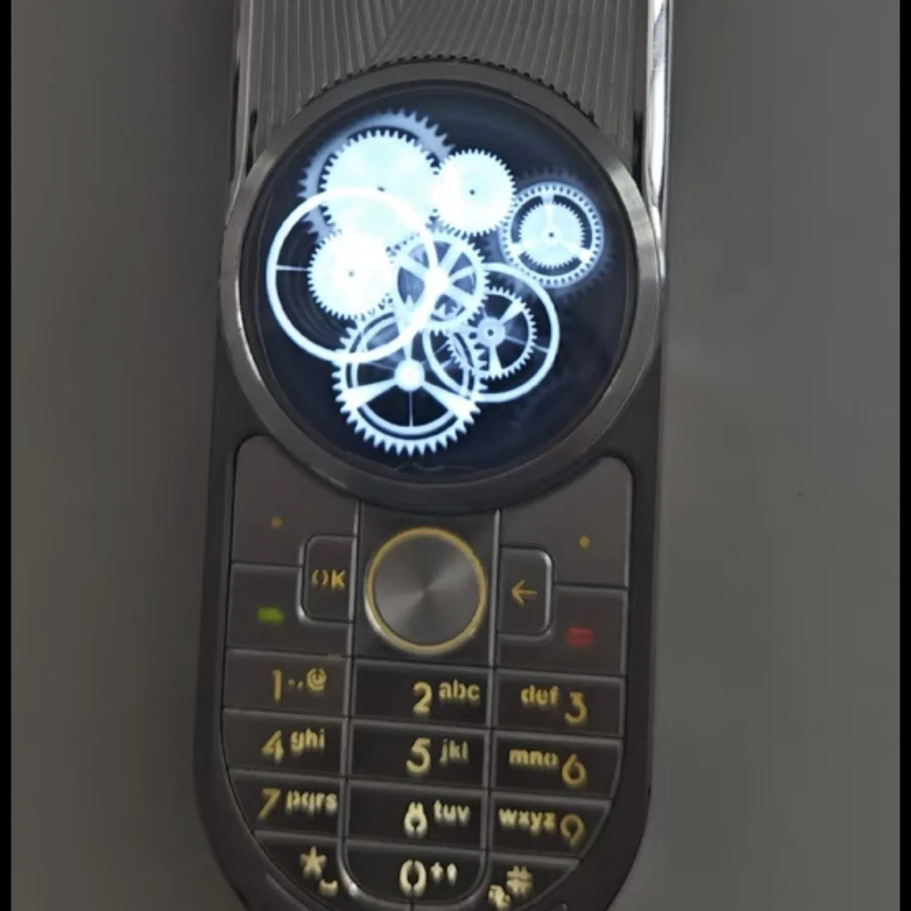 Mottorola Rotating Phone Aura - Rugged Design with Rotating Camera for ...