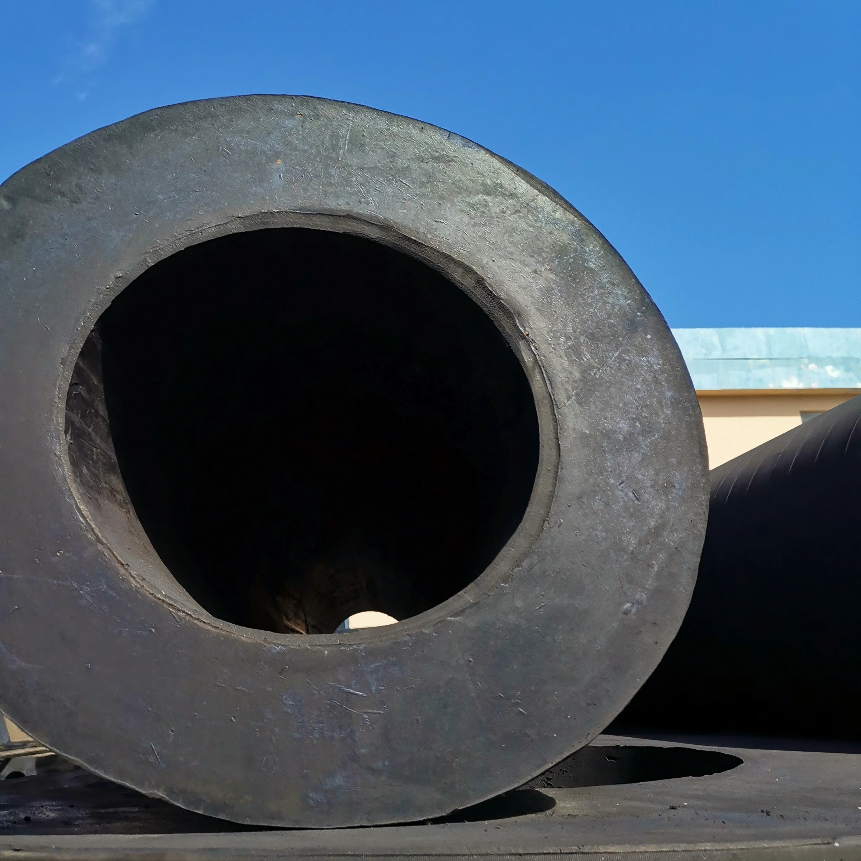 Longao Dock Marine Cylindrical Rubber Bumper Fender With Fixing ...