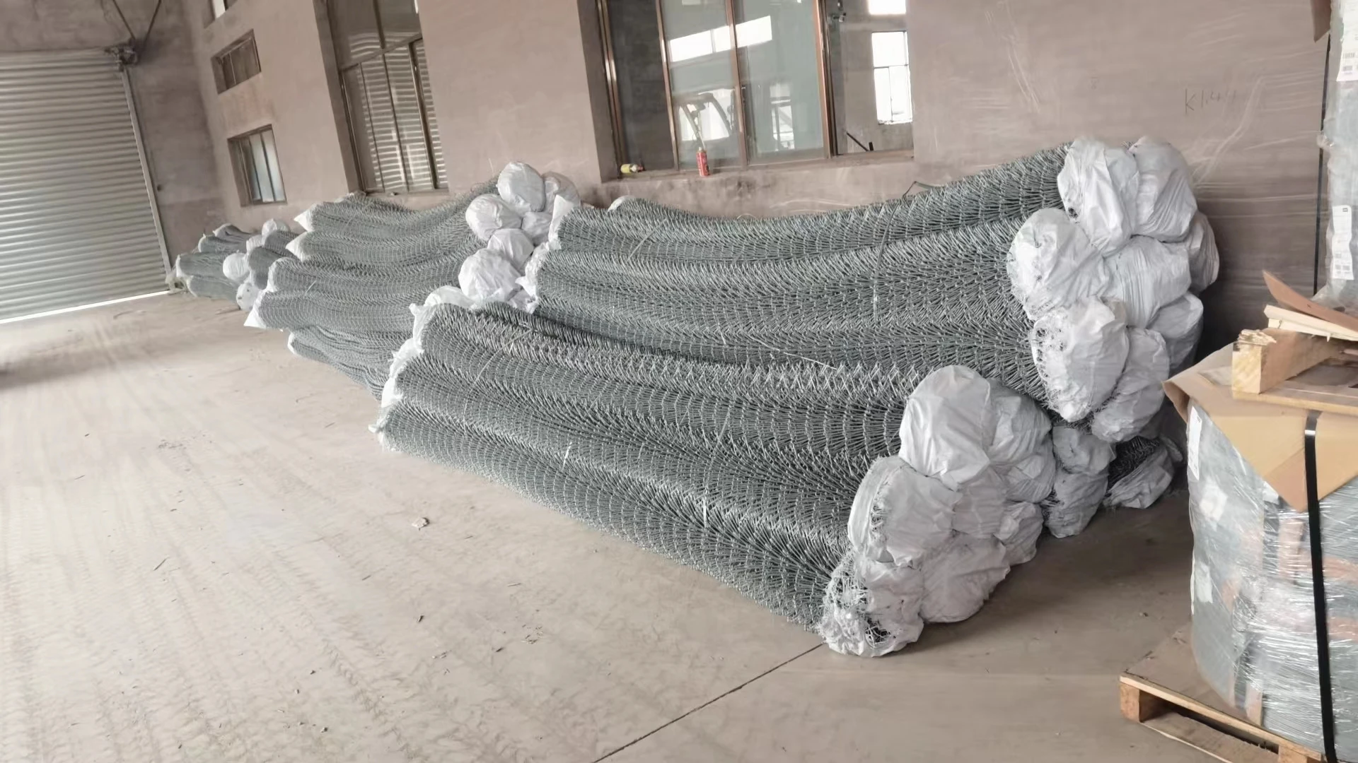 Slope Rockfall Netting Protection System High-tensile Gabion Netting ...