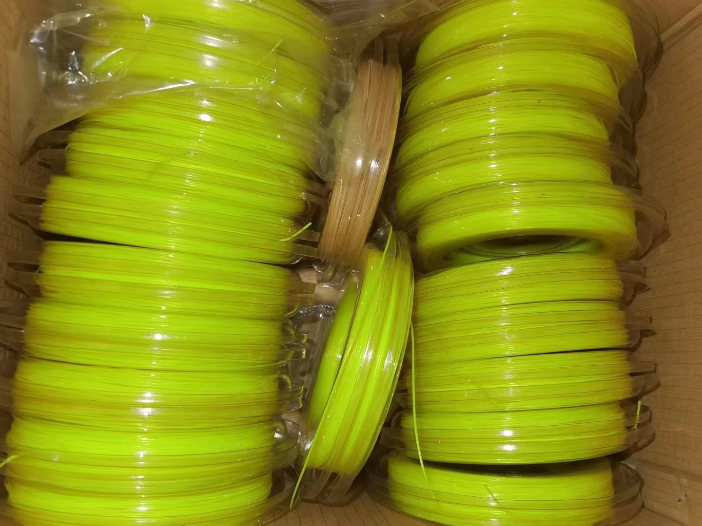 Factory Big Rolls Of 220m 0.63~0.7mm 28~30lbs Badminton Rackets Strings ...