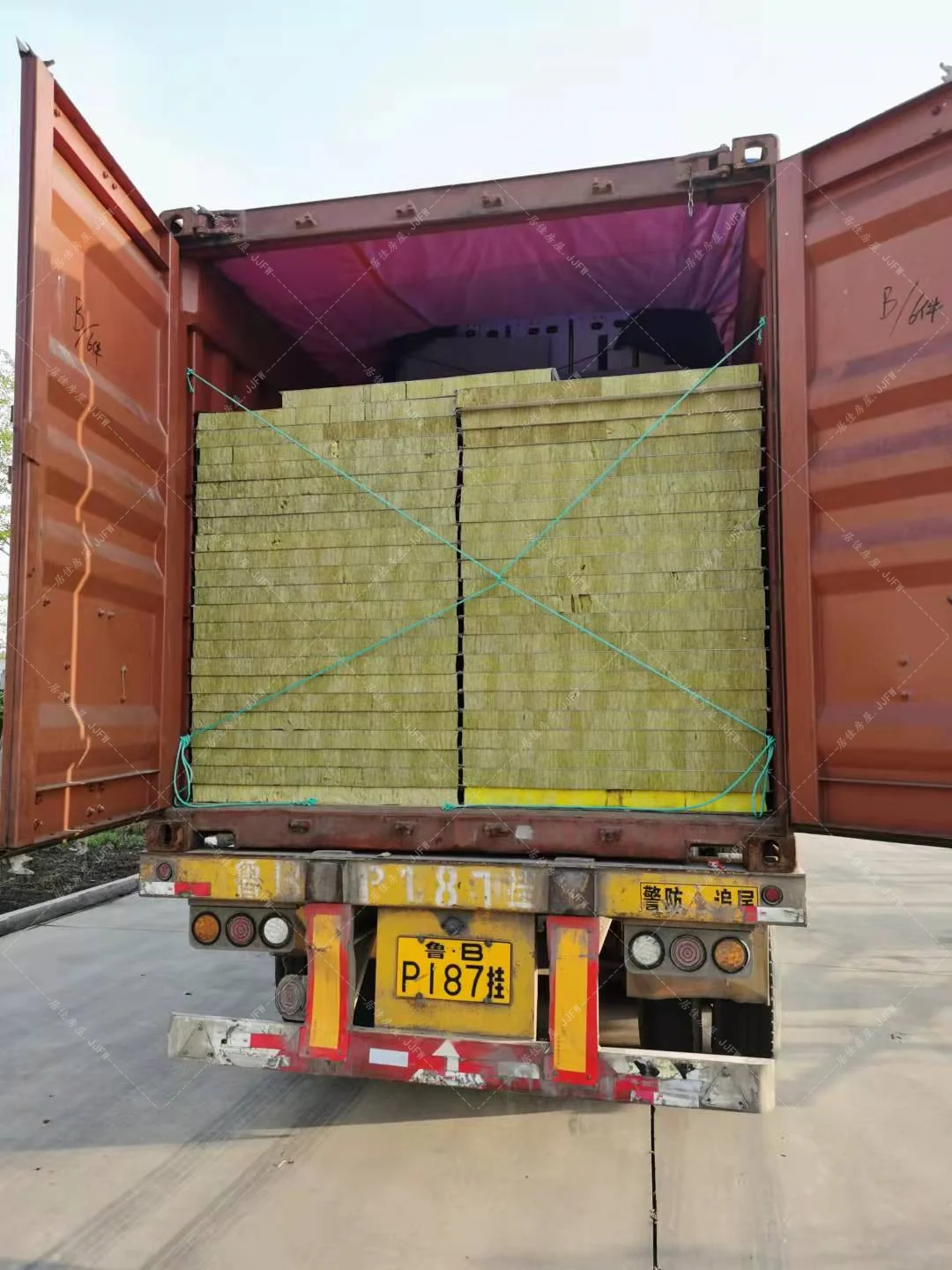 Prefabricated Modular Ready Made 20ft 40ft Tiny Flat Pack Container Van ...