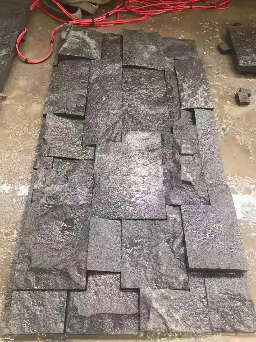 Modern Black Split Face Basalt Stone for Decorative Exterior Walls - OEM