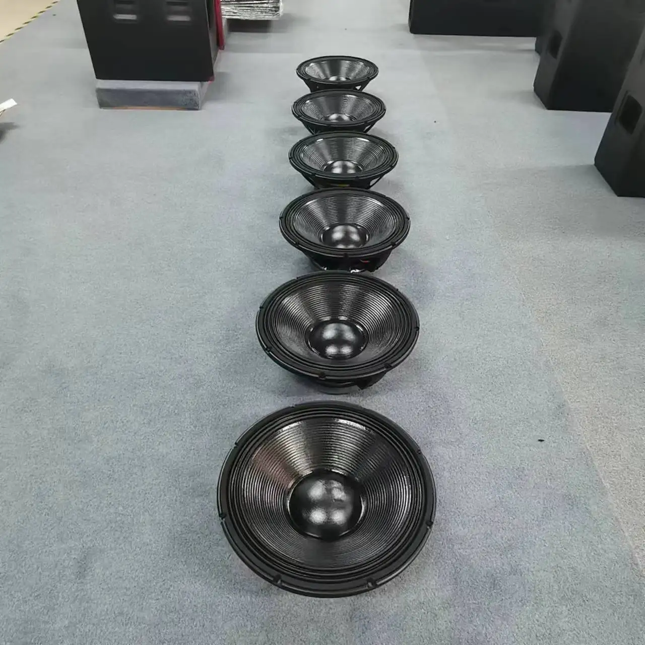 LF18X451 18 Inch Speaker Driver - Big Bass for Professional Use