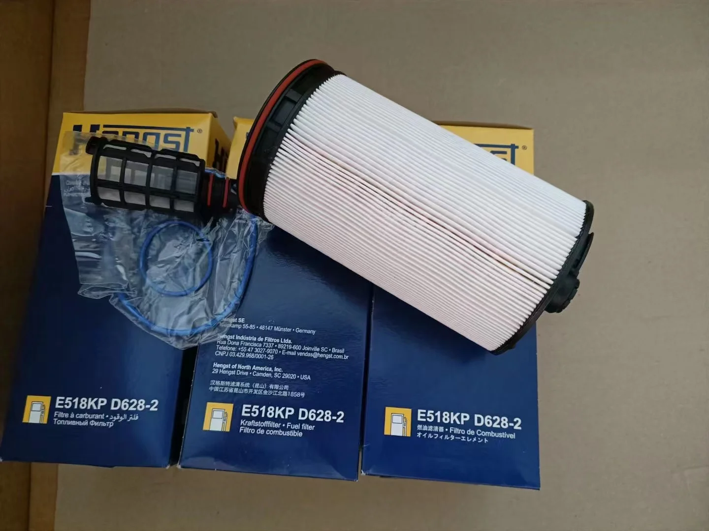 Truck Engine Oil Filter Fuel Filter E500KP02D36 E175HD129 E500HD129 for ...