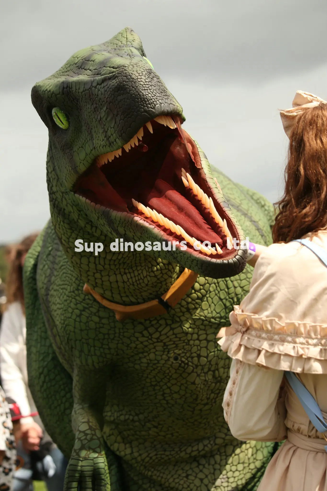 Adult Realistic Animatronic Hidden Professional Walking Dinosaur ...