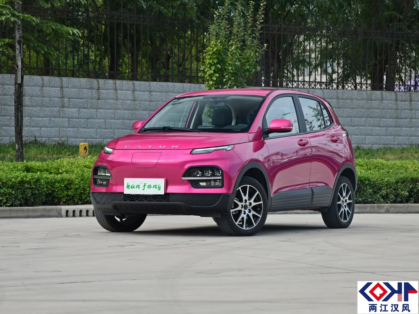 Dayun Electric Vehicle Yuehu 300 Small Electric Suv Provide Left And ...