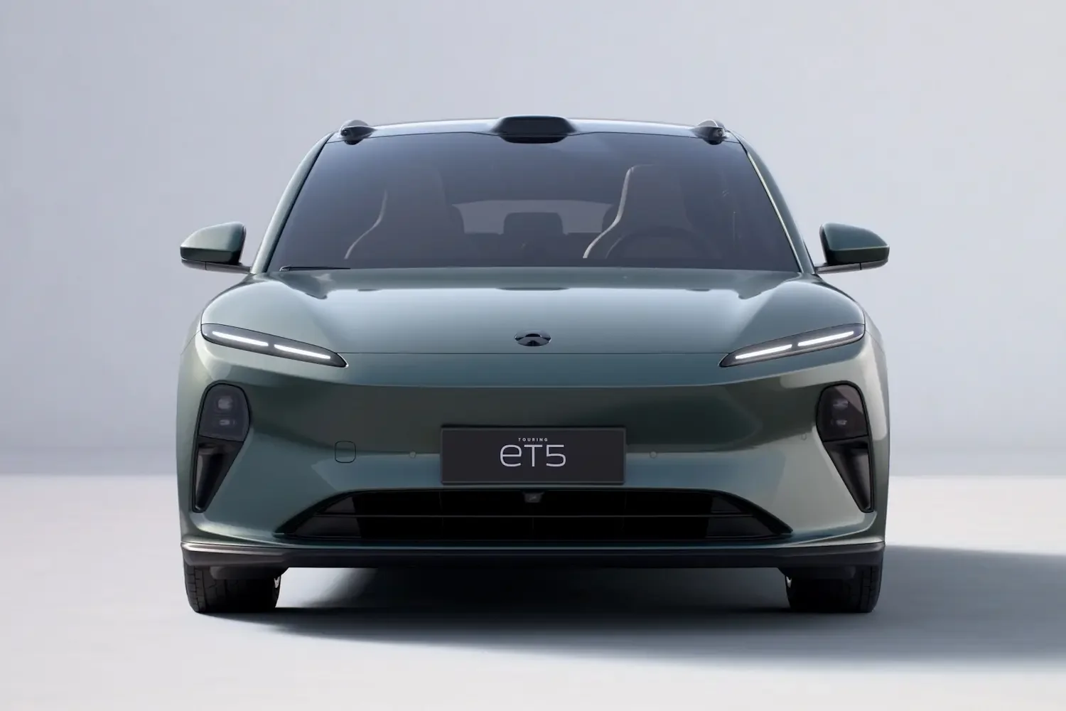 Nio 2024 All-electric Four-drive Electric Vehicle With Multiple Driving ...