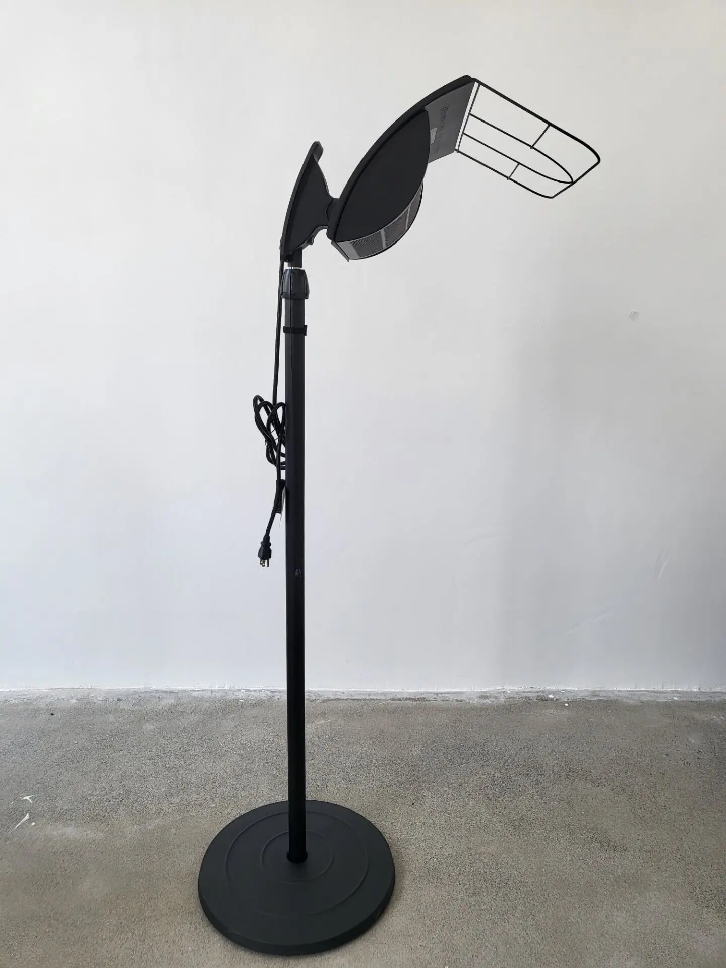 Patio Vertical Heater - Adjustable Height Quartz Heating