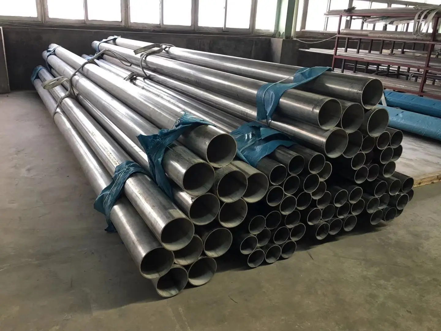 304/316/316L Stainless Steel Pipes - Durable & Versatile