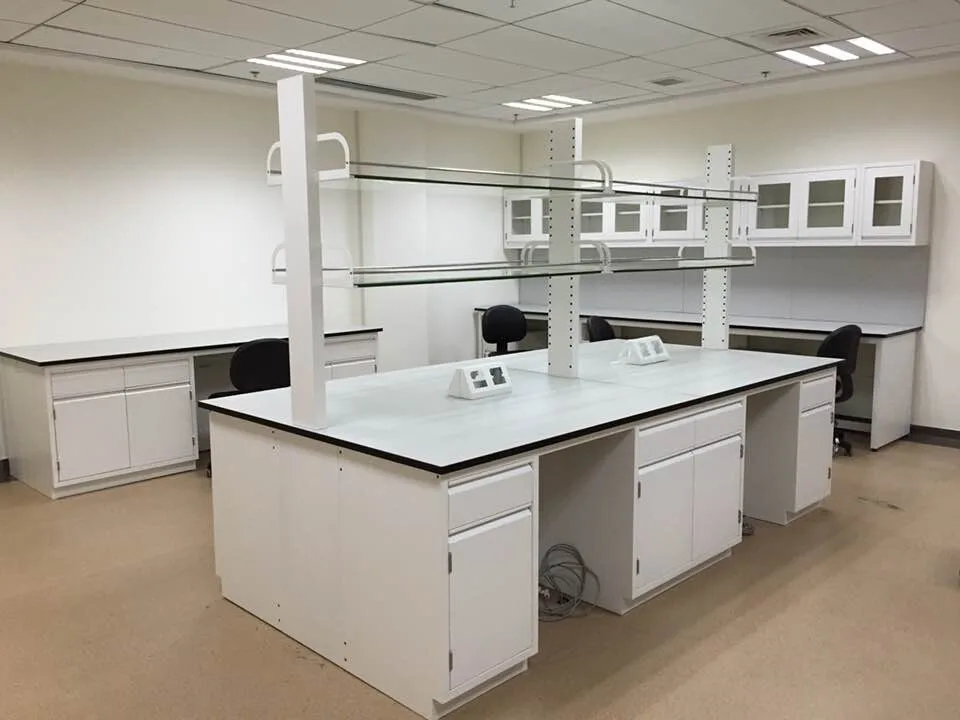 Chemistry Lab Workstation - Durable & Versatile Solutions