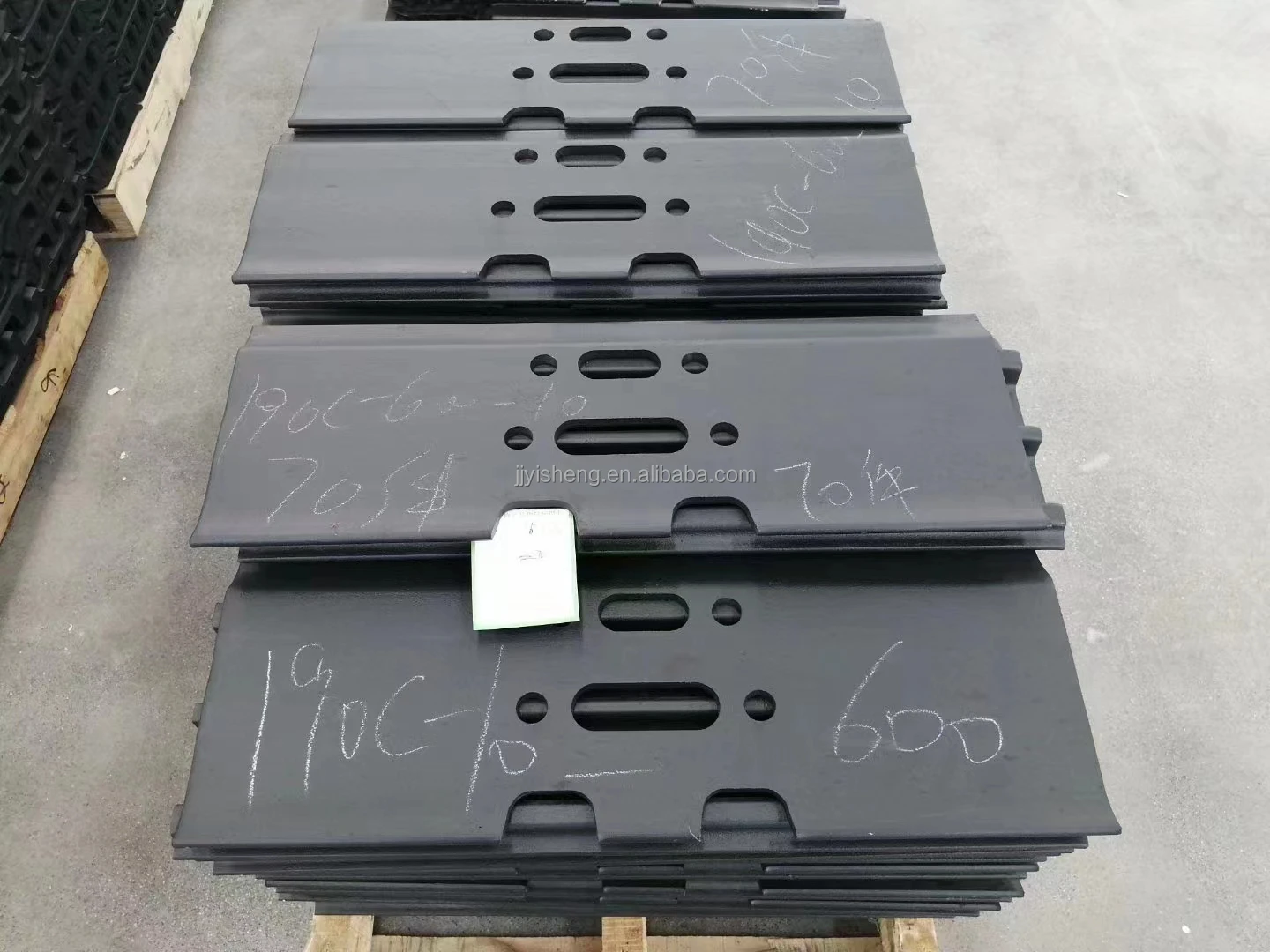 Excavator Triple Bar Grouser Track Pad - Durable & Versatile