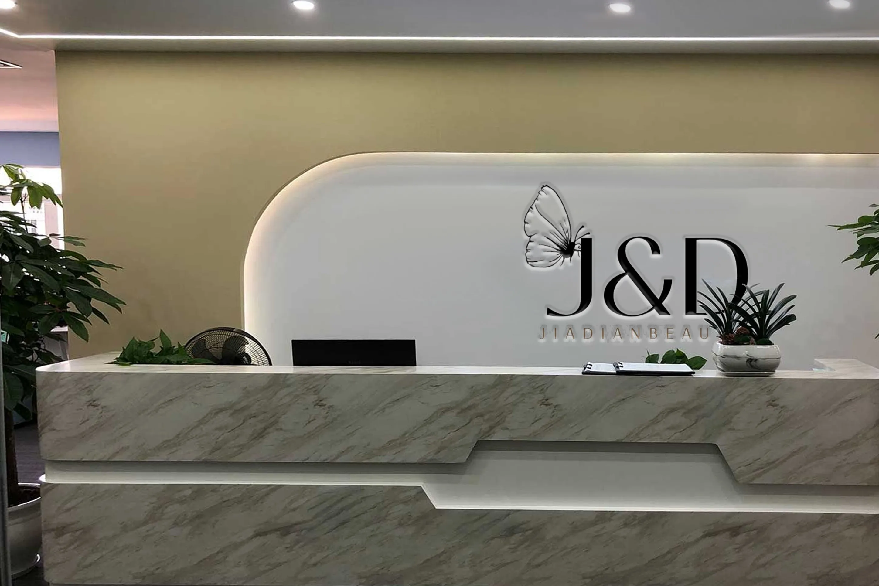 Custom Robotic Acrylic Eyelash Extension Machine for Lash Artists