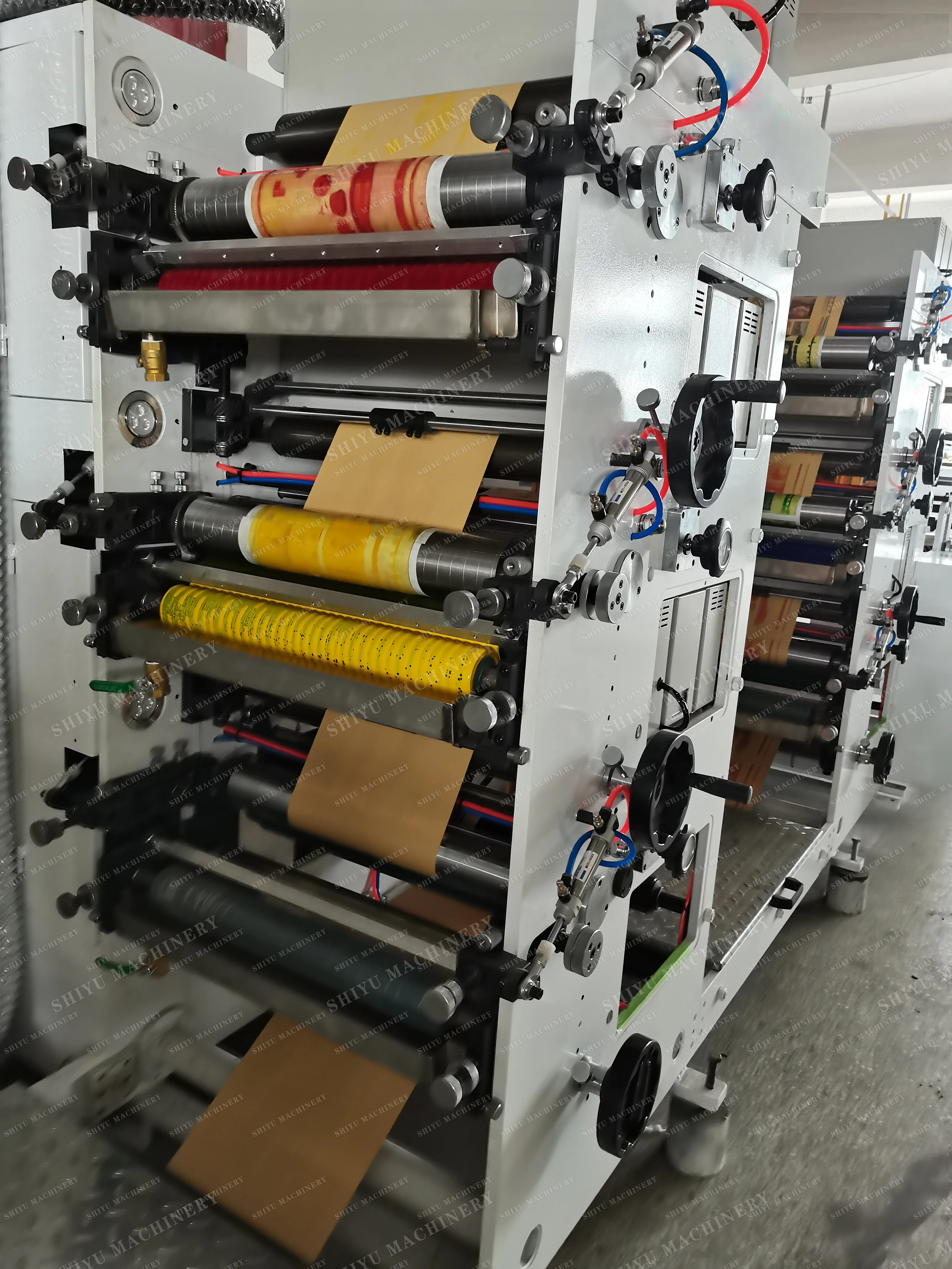 Flexo Paper Sticker Label Roll To Roll Printing Machine Plastic Label ...
