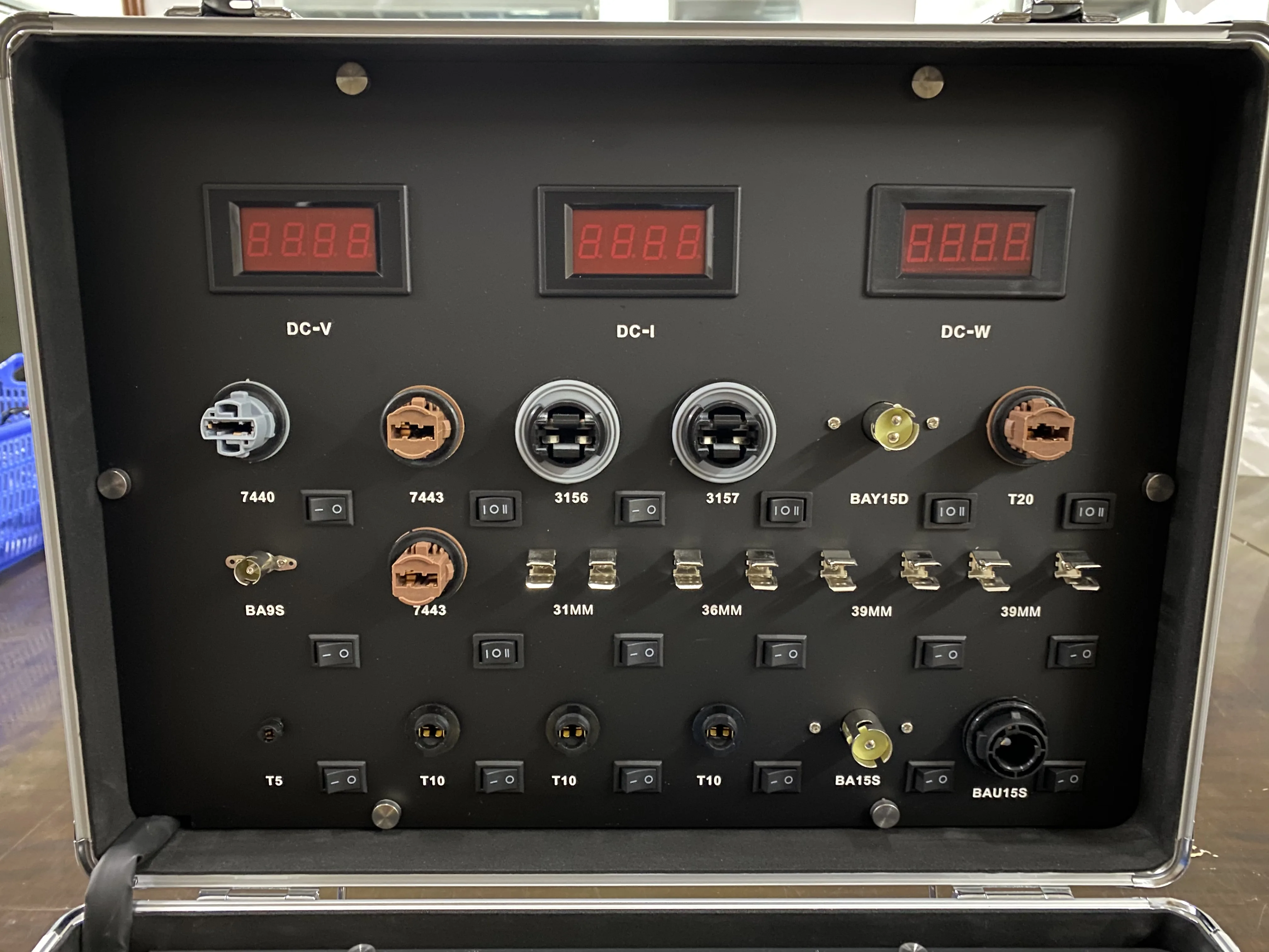 AC265V DC12V Auto LED Bulb LCD Screen Tester - Universal Fit