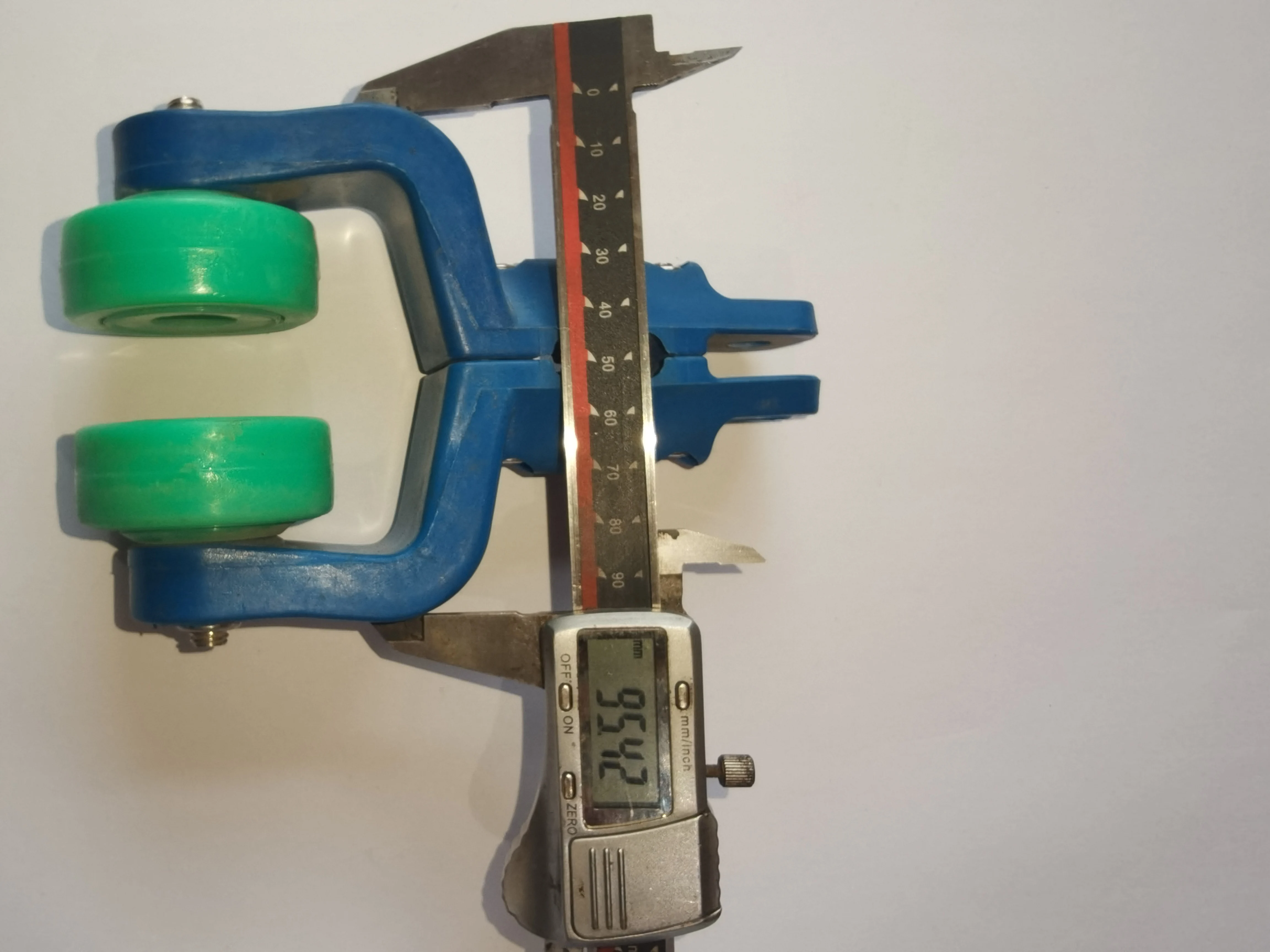 Plastic Nylon Material Overhead Conveyor Trolleys For Chicken ...