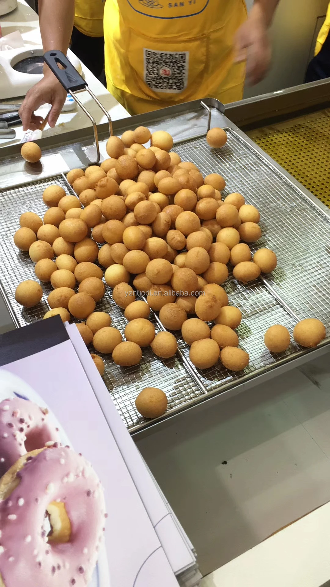 Loukoumades Pon De Ring Donut Maker Machine - Durable & Efficient