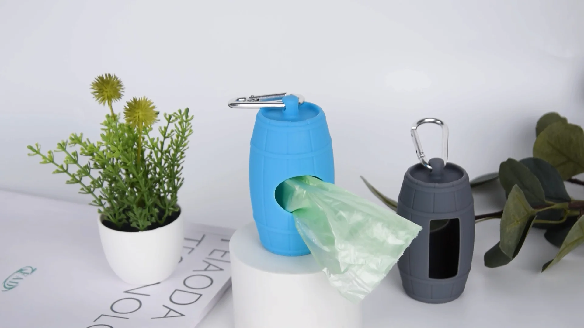 Portable Pet Waste Bag Dispenser Carrier Silicone Dog Poop Bag Holder ...