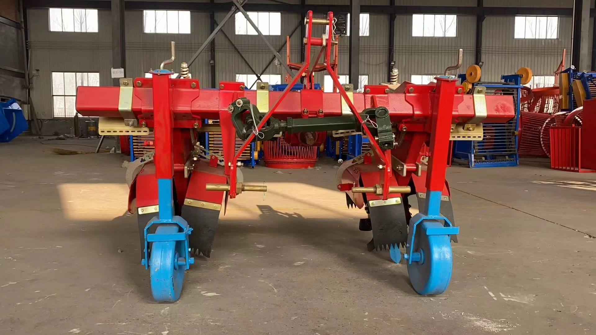 Agricultural Tractor With Double Potato Cultivator Rotary Cultivation ...