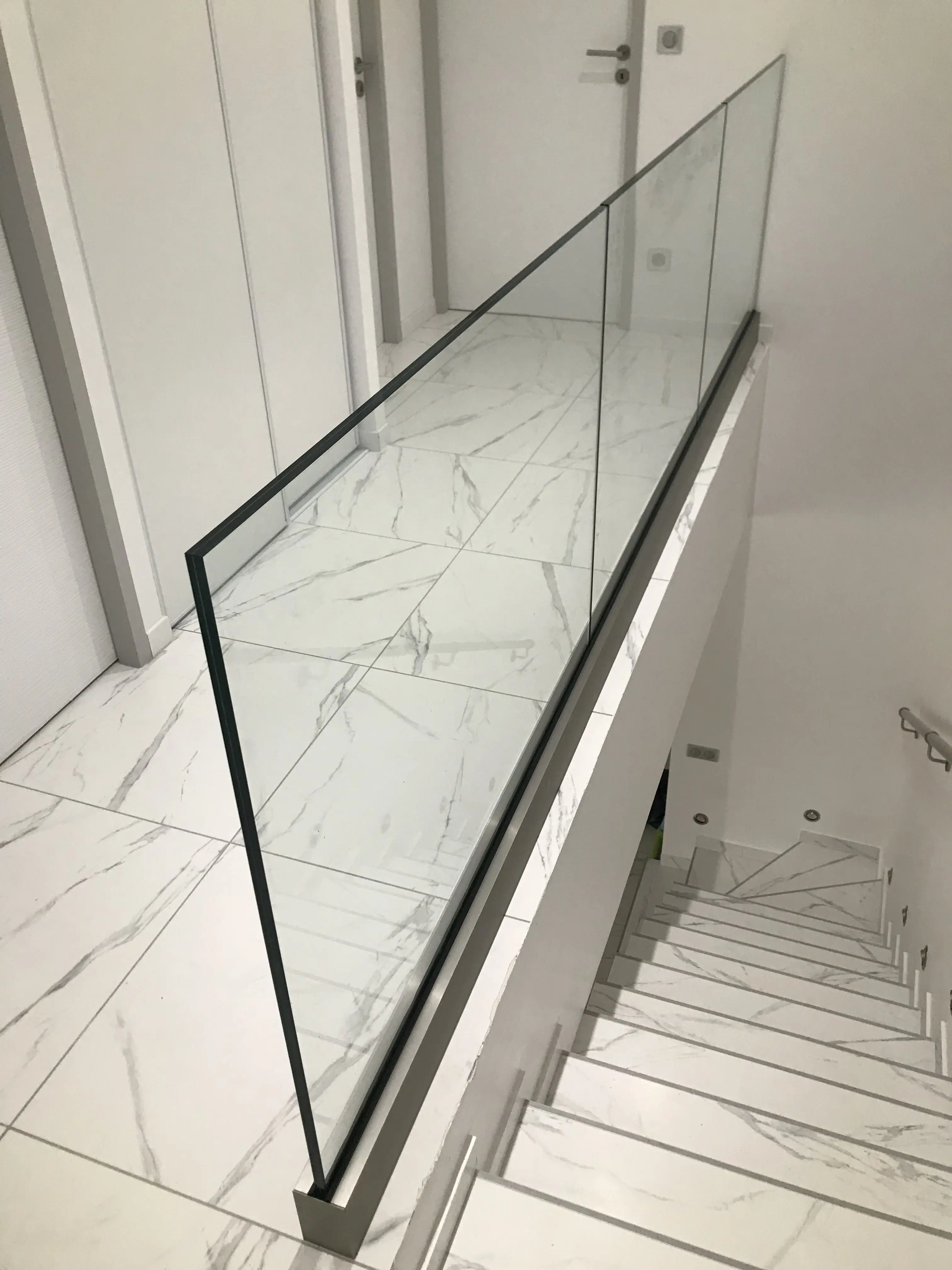 Low Maintenance Patio Tempered Glass Handrail Frameless Glass Balustr ...