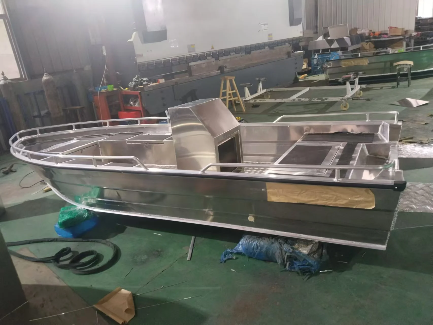 Luxury 16 Feet Center Console Deep V Hull Sport Yacht for Sale