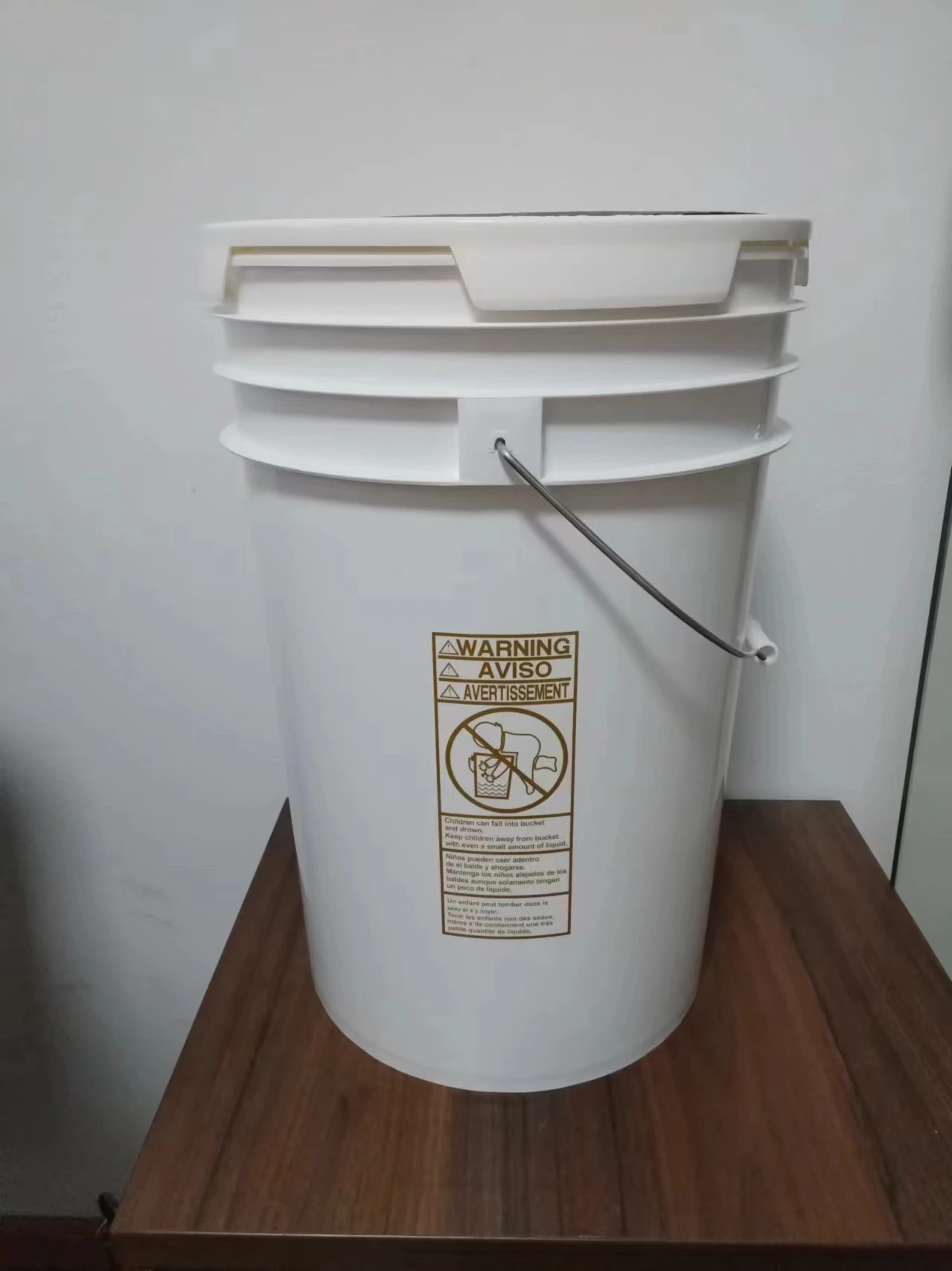 6 Gallon Heavy Duty Plastic Black and White Color Empty Baseball Bucket ...