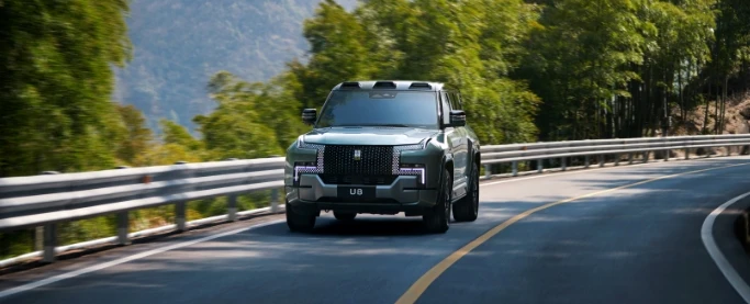 BYD Yangwang U8 - Hybrid SUV in Stock - Efficient & Spacious