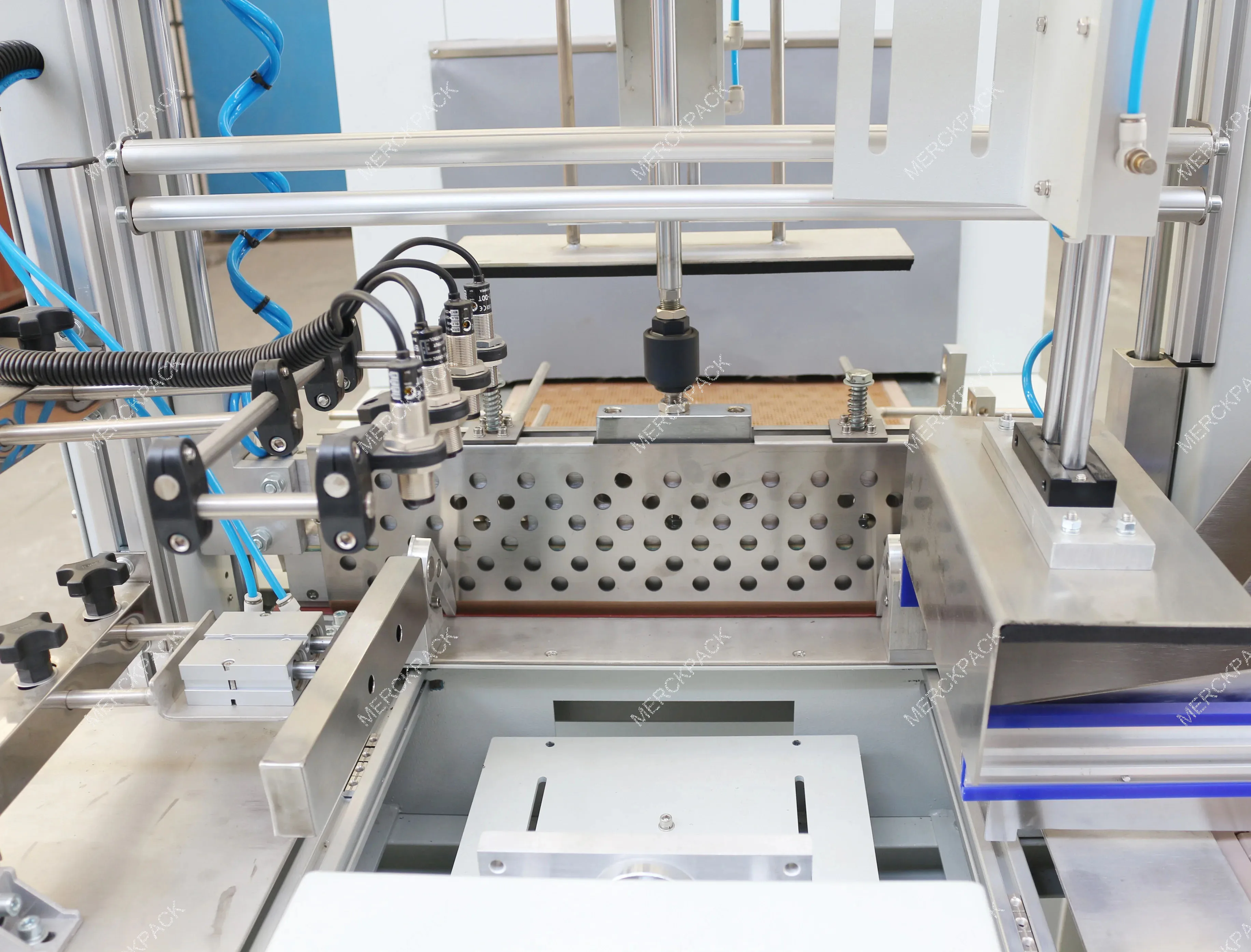 PE Film Shrink Wrapping Carton Box Mineral Water Bottles Packing ...