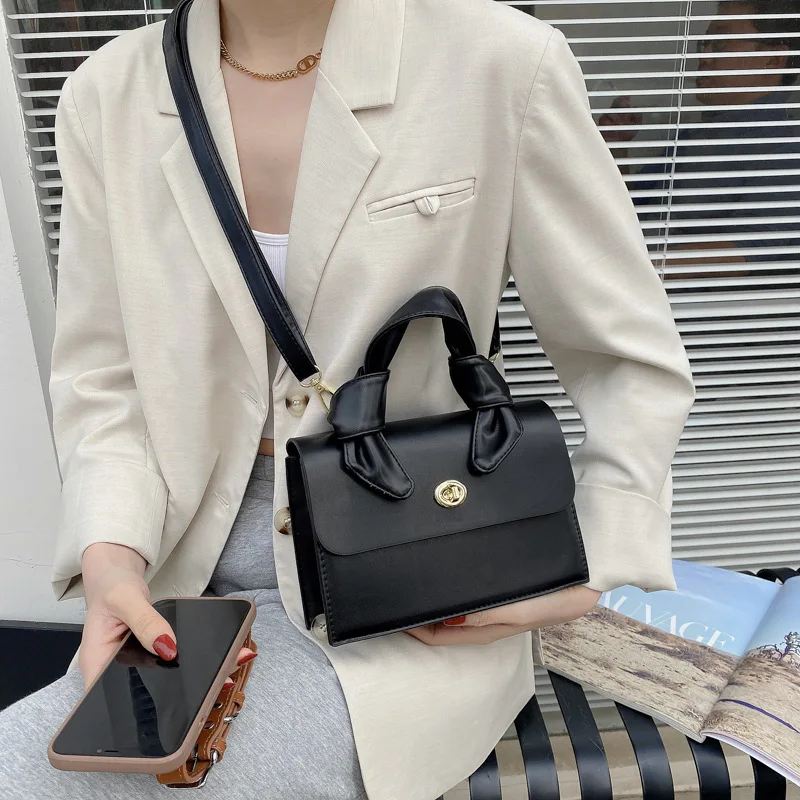 2021 Factory Hot Sell Women Chain Purses Young Lady Handbags Girls Hand ...