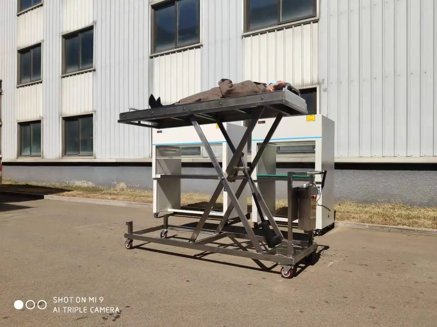 Lifting Mortuary Trolley - Buy Lifting Mortuary Trolley Lift Table ...