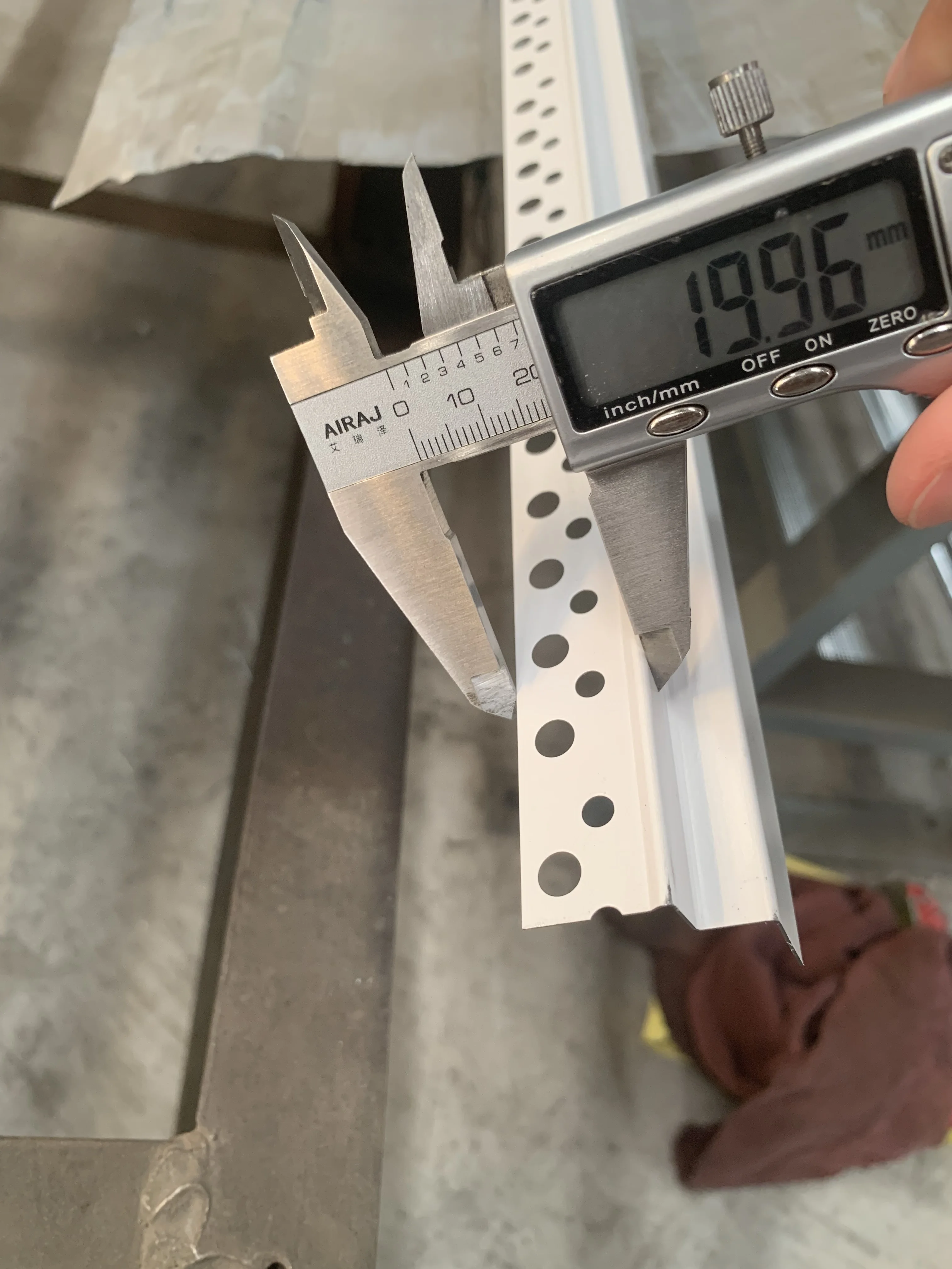 Suspended Ceiling W Wall Angle - Durable Galvanized Steel