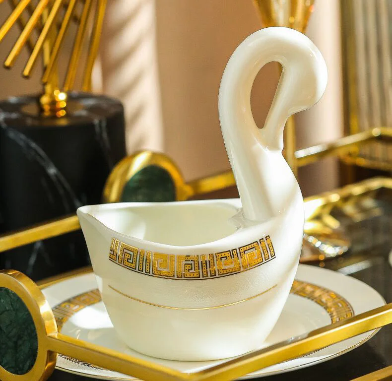 Wholesale European Style Gold 60pcs Bone China Dinner Set