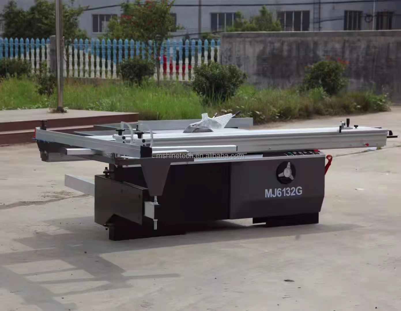High-accuracy Sliding Table Saw with Touch Screen Control