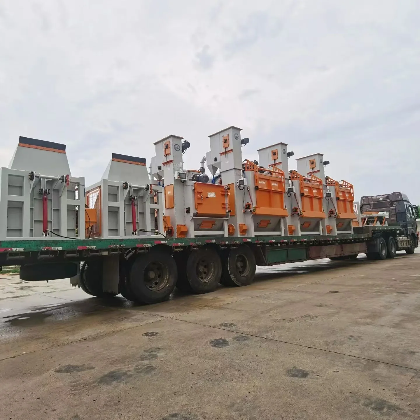 Small Automatic Crawler Shot Blasting Machine for Gears Valves Electric ...