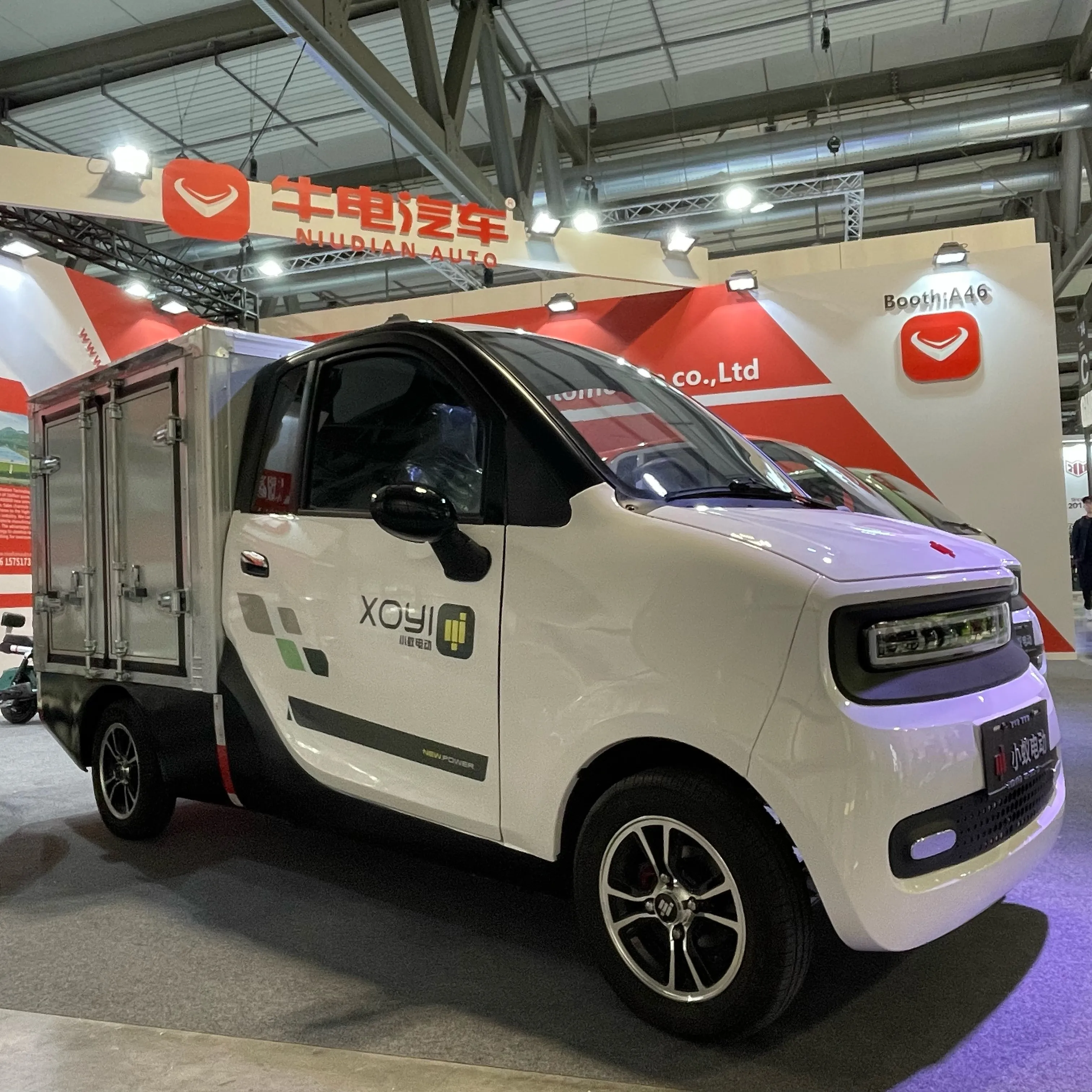 Electric Pickup with Cargo Box China Small Cars Low Speed