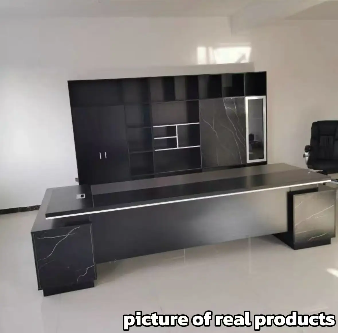 Modern Luxury Boss Desk - Ergonomic & Durable Office Furniture